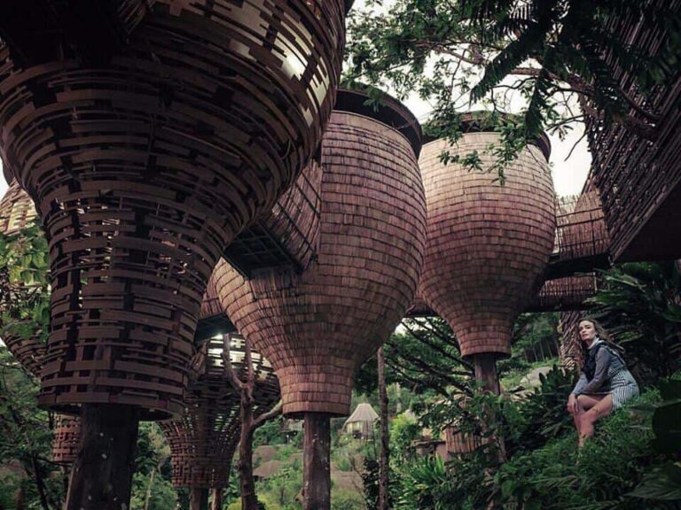 The 15 Best Luxury Treehouse Resorts Around the World | Treehousemap